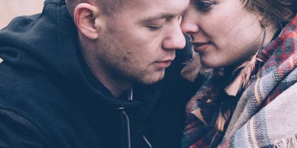 Mano vyras visiškai nebendrauja su savo tėvais ir draudžia man ...