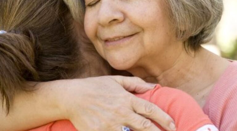 Meine Schwiegermutter beschwert sich über meine Enkelin und will, dass wir mitten im Urlaub ...